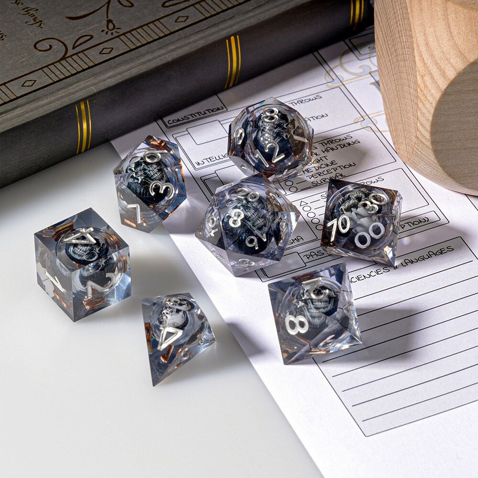 7 Dice Set Solid Resin Skull Dice Game Dice D4 - D20 D&D Dungeons ...