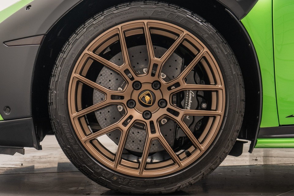 2024 Lamborghini Huracan Sterrato -Low Miles, Special Color, STO Style ...