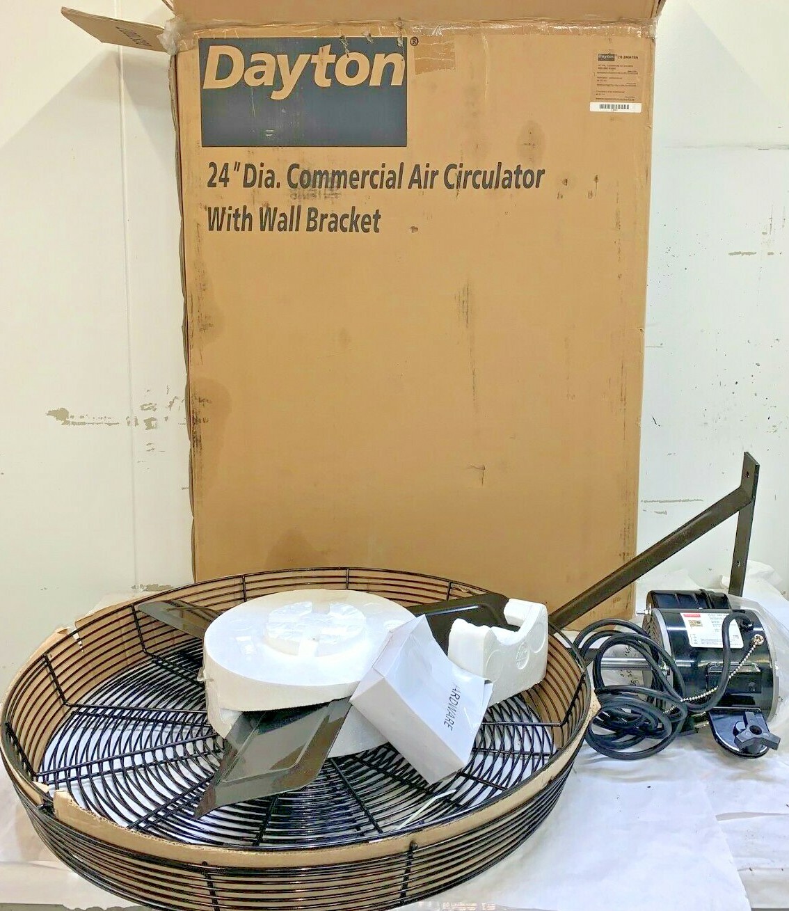 DAYTON INDUSTRIAL FAN, W/ WALL BRACKET, 2MA10A, 24", 120 V, 1/4 HP, 2.9 ...