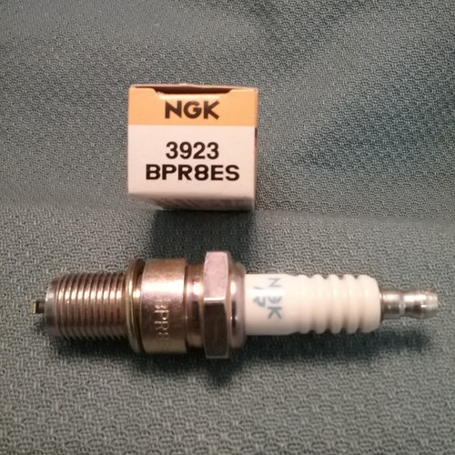 QTY2, NEW NGK BPR8ES Nickel Spark Plug 3923 YAMAHA BPR-8ES00-00-00 ...