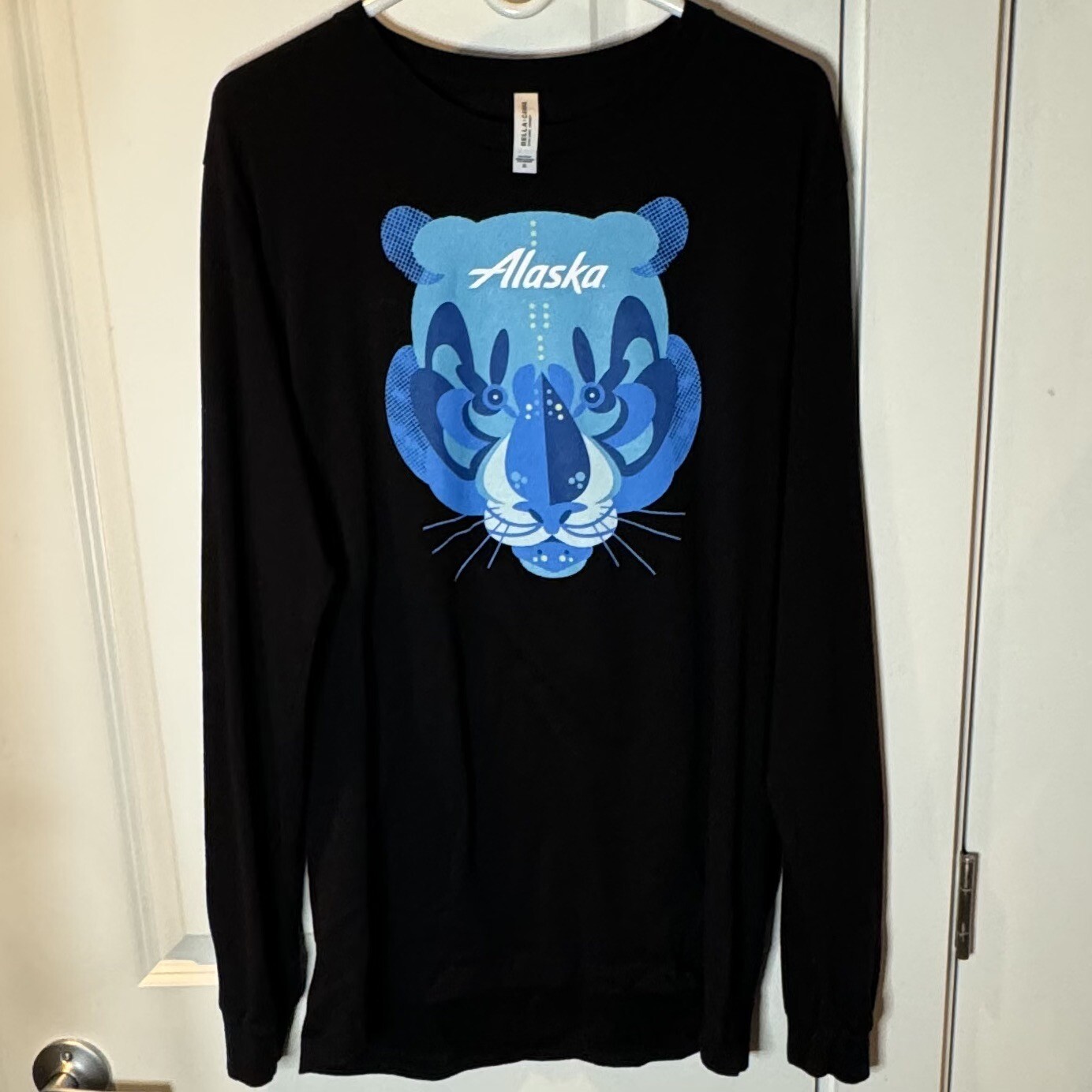 Alaska Airlines Logo US Aviation Black Long sleeve T-… - Gem