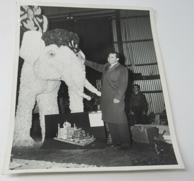 President Richard Nixon Photograph Petting Elephant Float 8" x 10" c ...