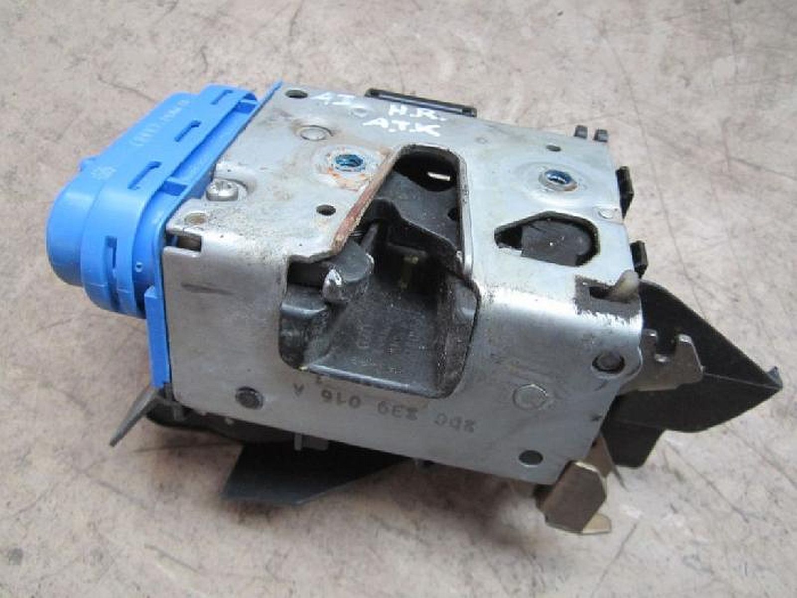 Stellmotor hinten rechts AUDI A3 8L A4 B5 Türschloß 8D0839016A Schloß ...