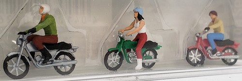 PREISER NEW #10126 HO 1/87 Scale Set of 3 Motorcycles with Young Riders ...