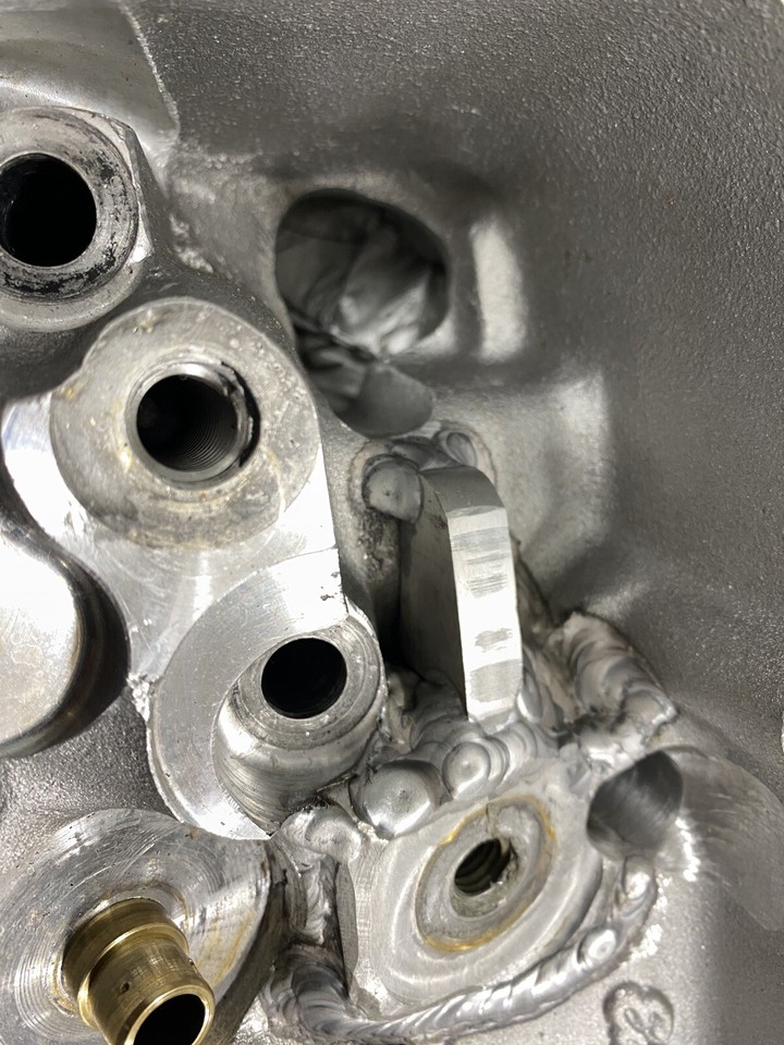 RFD Edelbrock Cylinder Heads with Matching JE Gas Ported Pistons For ...