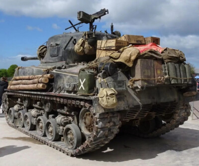 Diorama 1/35 Sherman Fury M4A3E8 Tank External Plug-in Equipment ...