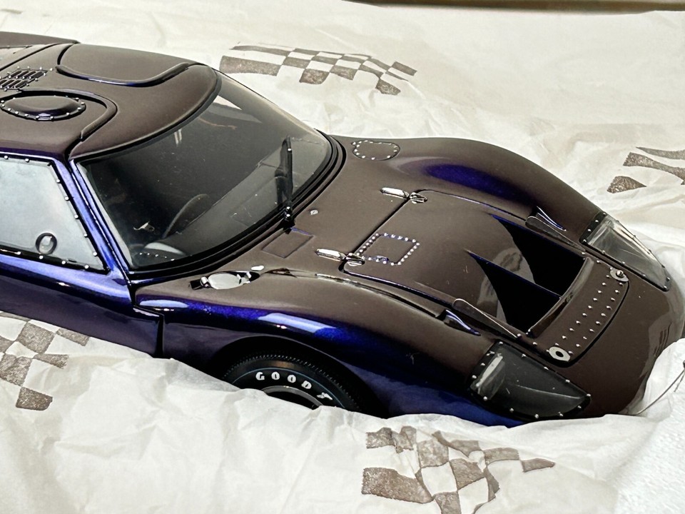 Exoto Standox 1:18 Scale Catalunya Splash 1966 Ford GT 40 with Box, Lot ...