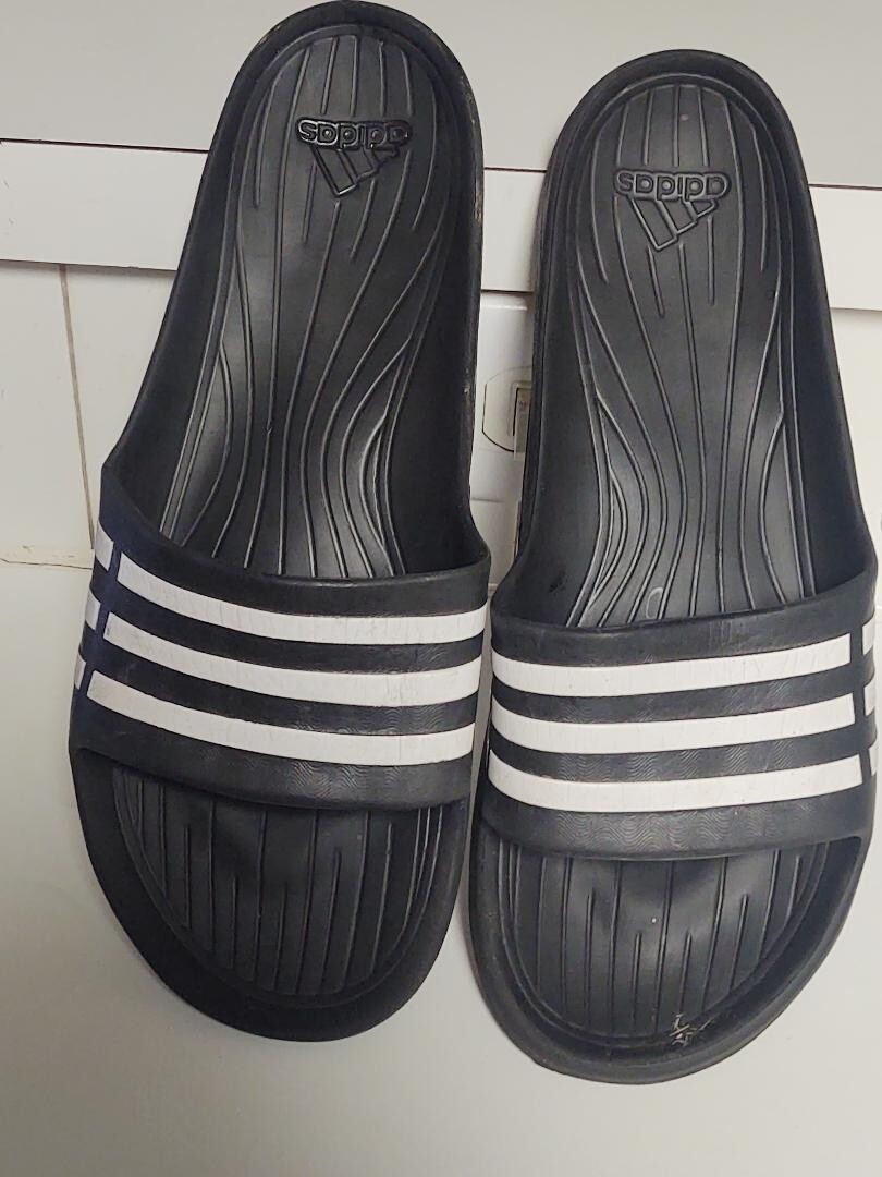 ADIDAS mens black shower shoes slides sandals size 9 … - Gem