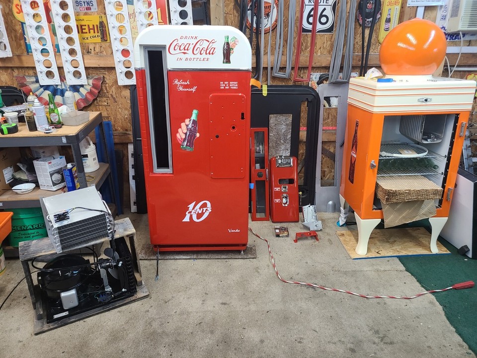1955 Vendo 81A Coca Cola Coke Machine Professional Restoration by Carl ...
