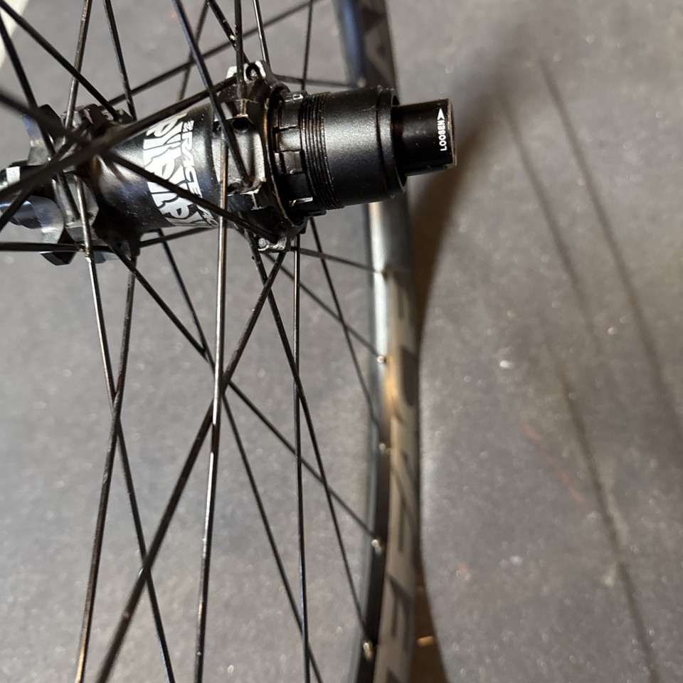 Race Face Arc 30 Offset Rear Wheel Thru Axle 142/12 27.5 | eBay