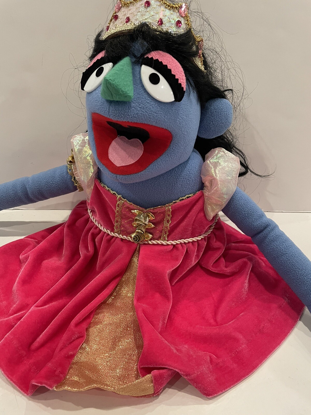 FAO Schwarz Muppet Whatnot Pink Princess Black Hair Female Blue Body ...