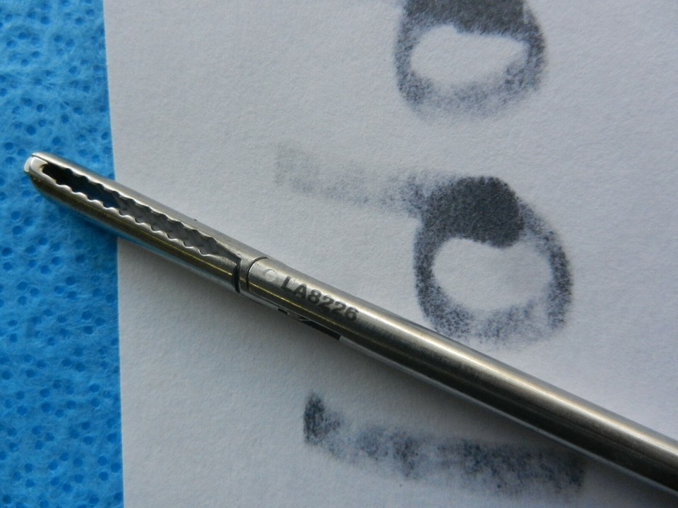 V. Mueller Surgical Laparoscopic 5mm 37cm 2 X 3 Teeth Retraction ...