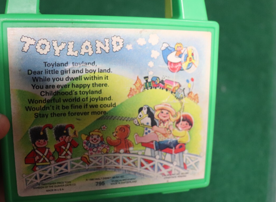 Vintage 1983 Fisher Price Toy Radio Wind Up Music Box Toyland #795 Very ...