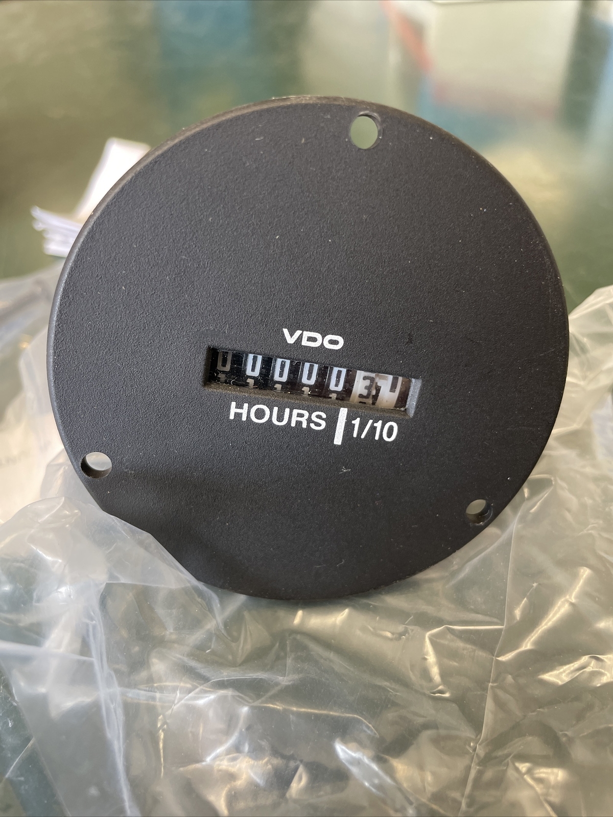 ENGINE HOUR METER VDO A2C59519955 10-28V DC 3 SCREW MOUNTING VDO 701 ...
