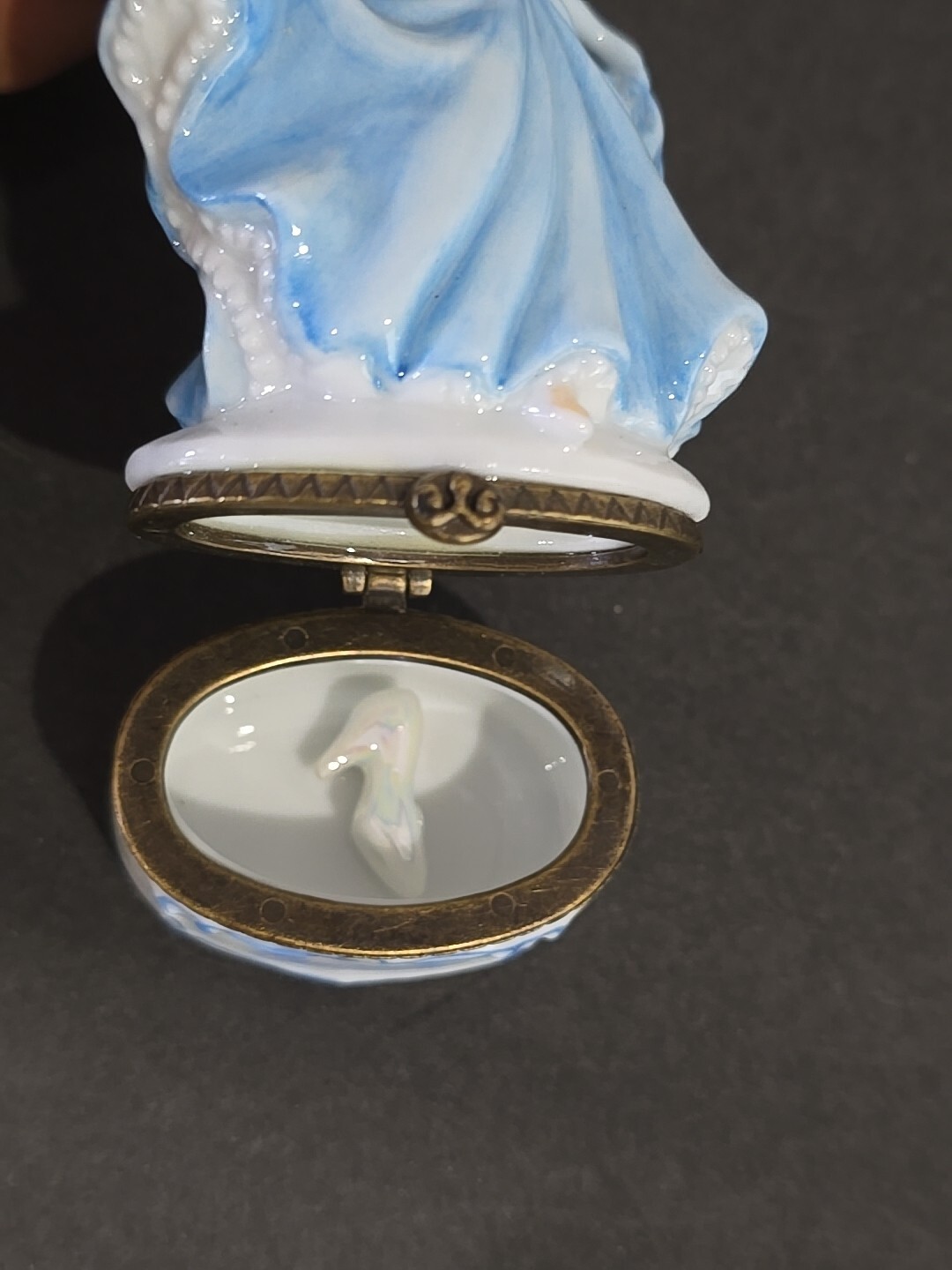 PHB Collection Disney Cinderella Trinket Box With Glass Slipper ...