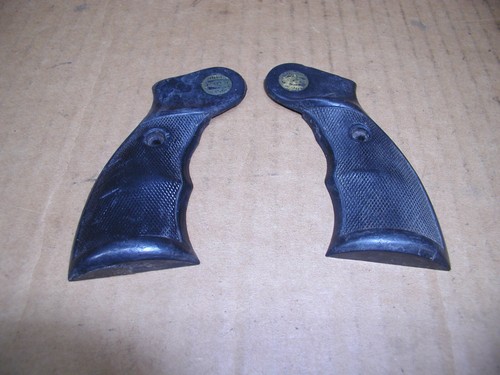 Gecado .22LR Revolver - Grips Checkered Black Plastic W/Thumbrest | eBay