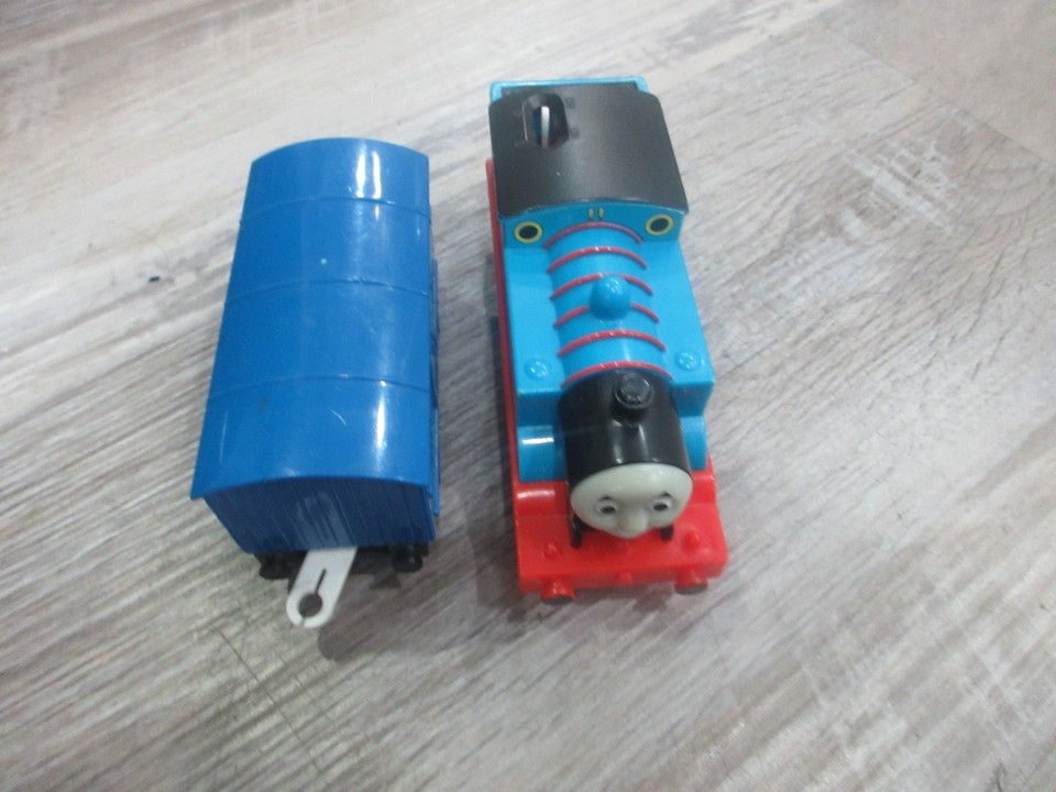 Thomas &Friends Trackmaster Motorized Railway Thomas Blue Engine 2009 ...