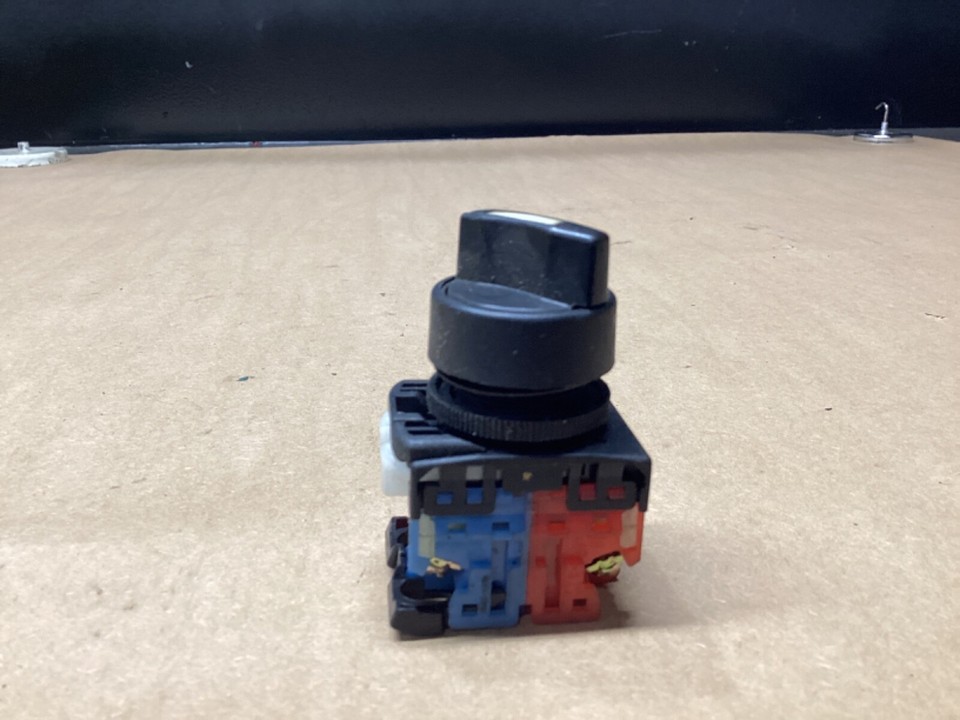 Fuji Electric AR22PR-2 Position Maintained Selector Switch #138L62 | eBay