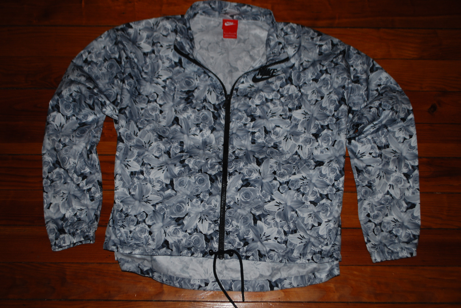 NEW Women's Nike Black/White Floral "AOP FTW" Zip Jacket (Small) | eBay