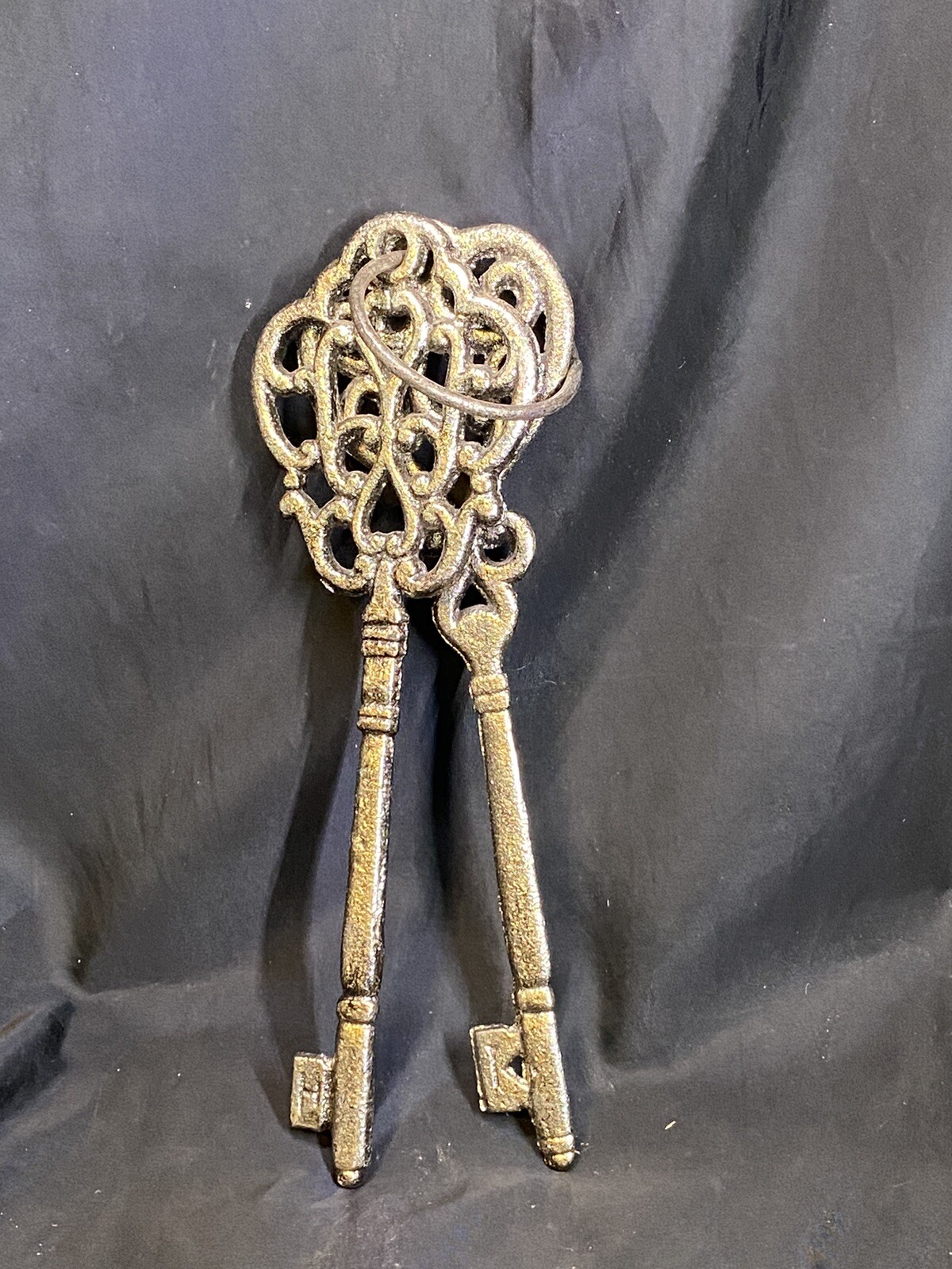 Vintage Silver Tone Metal Skeleton Keys Wall Hangings Decor | eBay