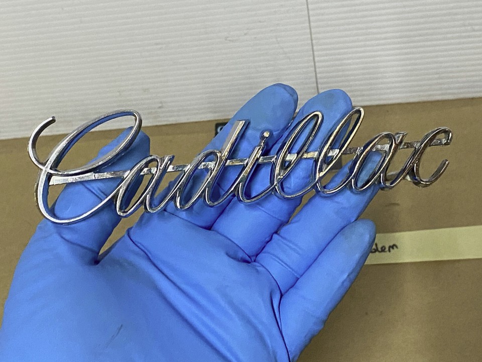 OEM 68 Cadillac Deville FRONT GRILL SCRIPT EMBLEM BADGE #1490224 *SHOW ...