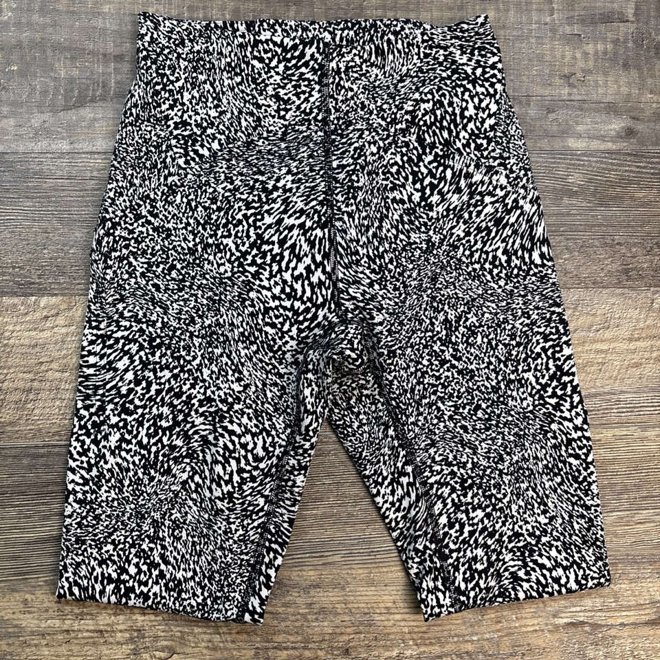 Lululemon Women's 4 InStill High Rise 25” Tight Warped Grain Alpine ...