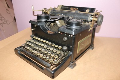 Typewriters - Typewriter W Glass