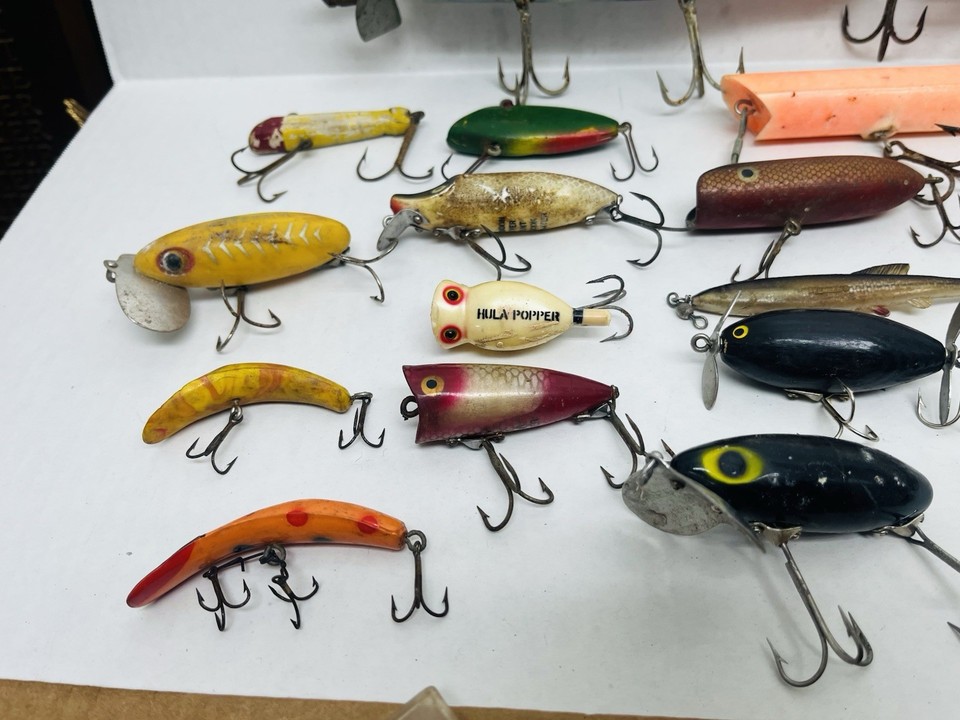 Vintage Lot Of Old Fishing Lures Some Wood & Plastic | eBay