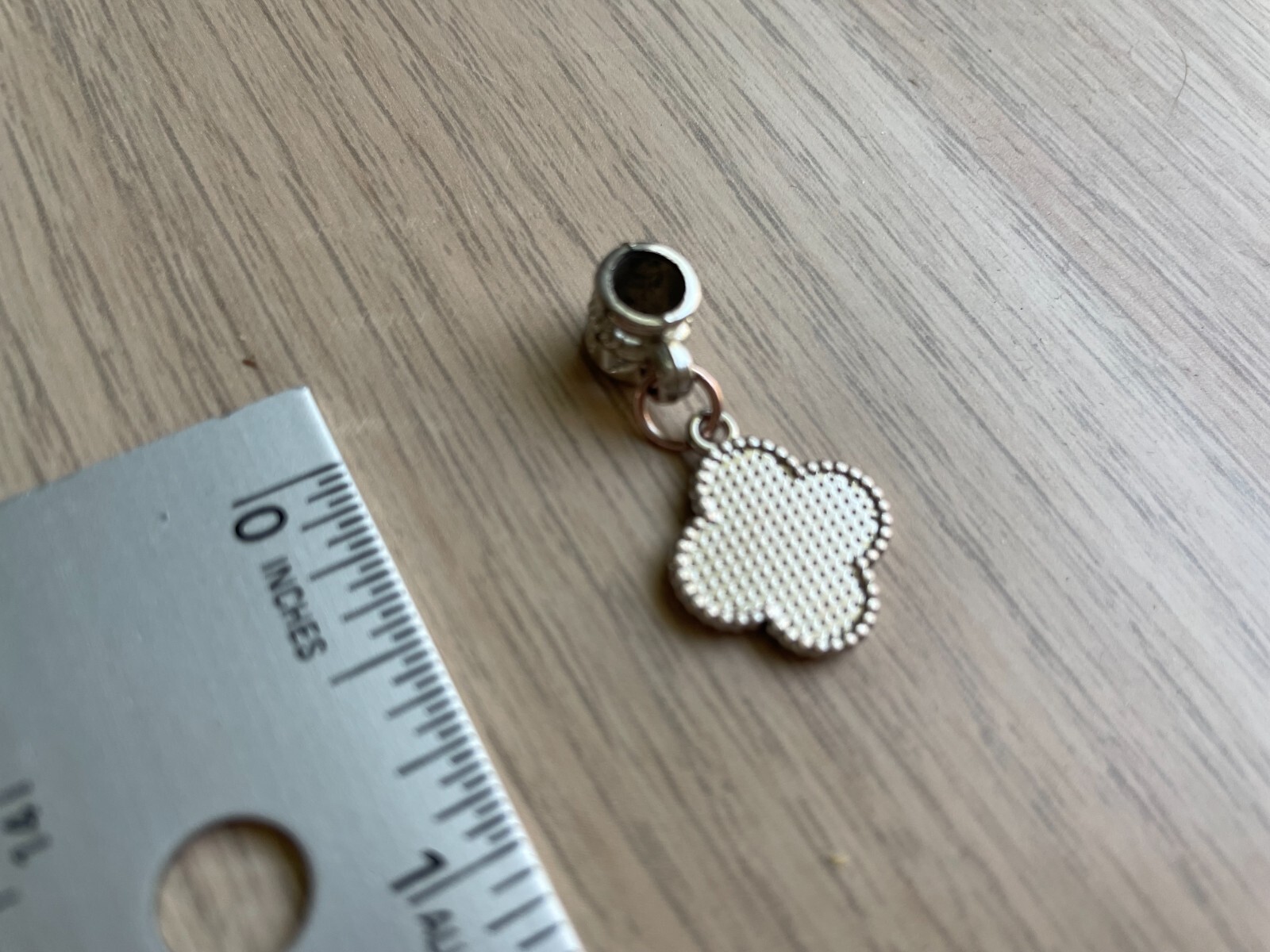 Four leaf clover pendant - Gem