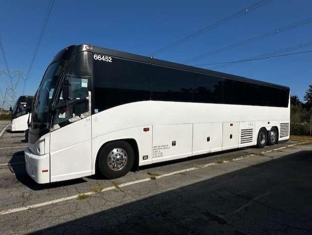 2013 - MCI J 4500 - 56 Pax bus # 19-645 in Altlanta GA 539 K miles DD ...