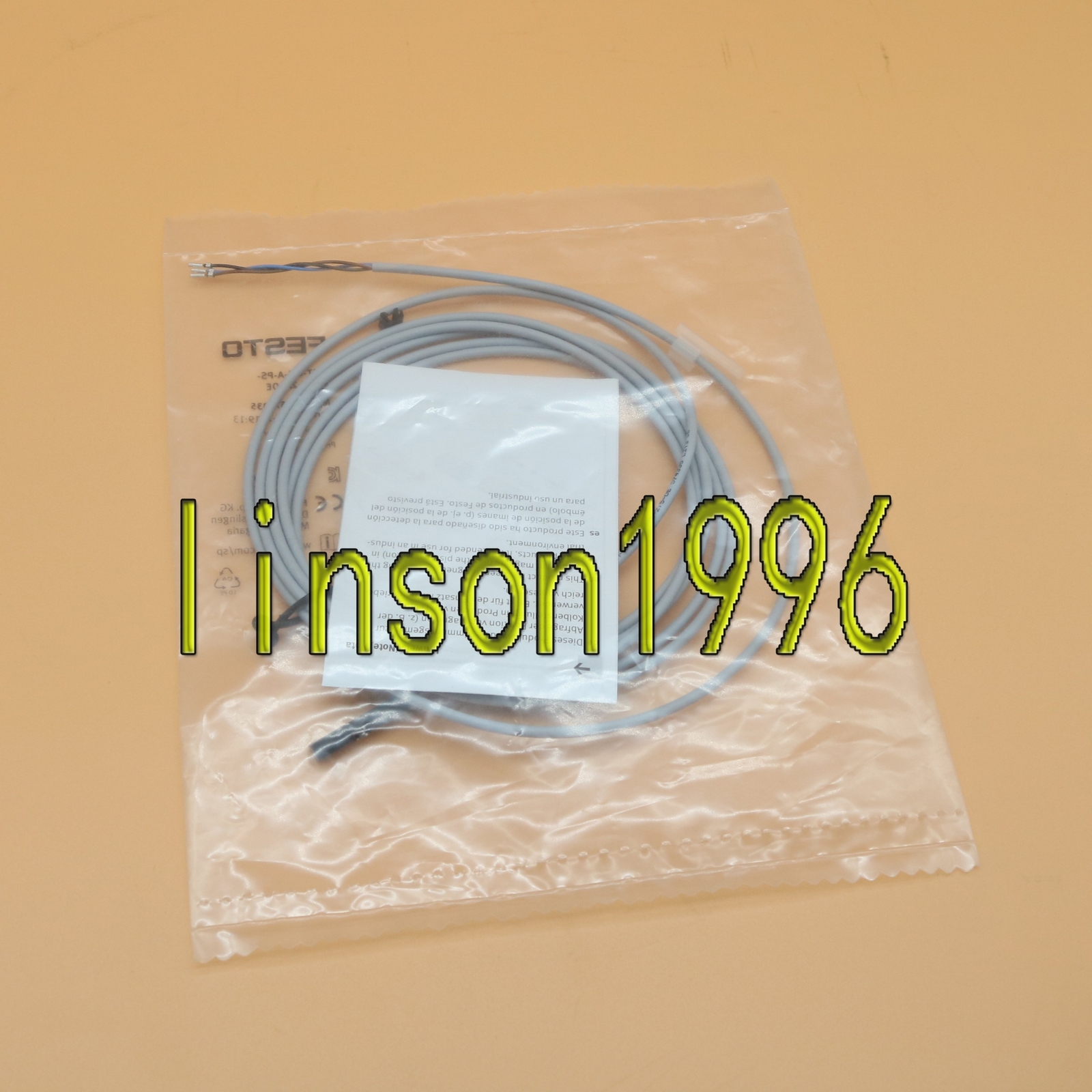 one NEW Festo SMT-8M-A-PS-24V-E-2,5-OE 574335 Magnetic switch spot ...