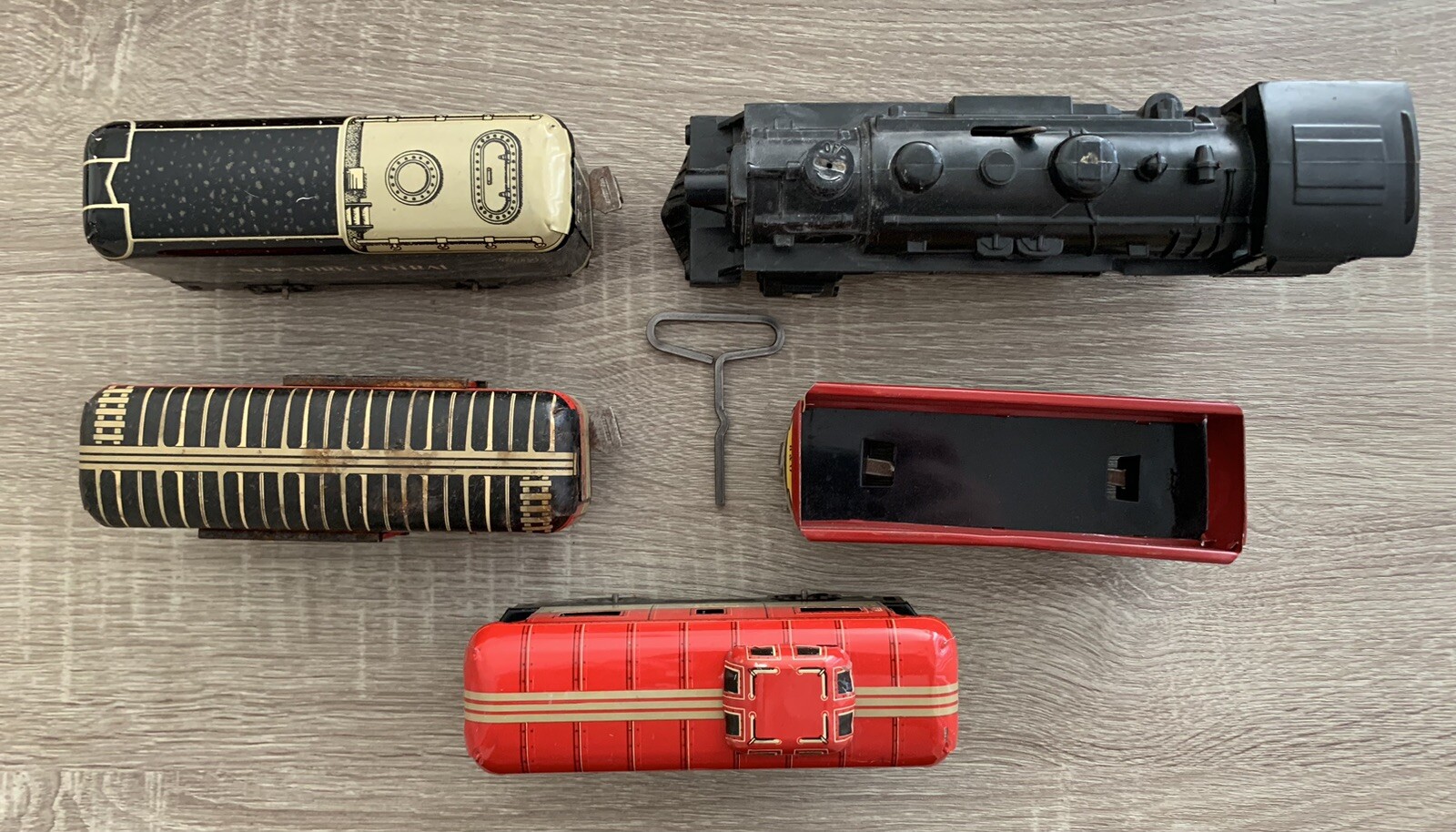 MARX train - HTF 400 Wind Up Locomotive w/ puffer 6 inch Freight Set ...