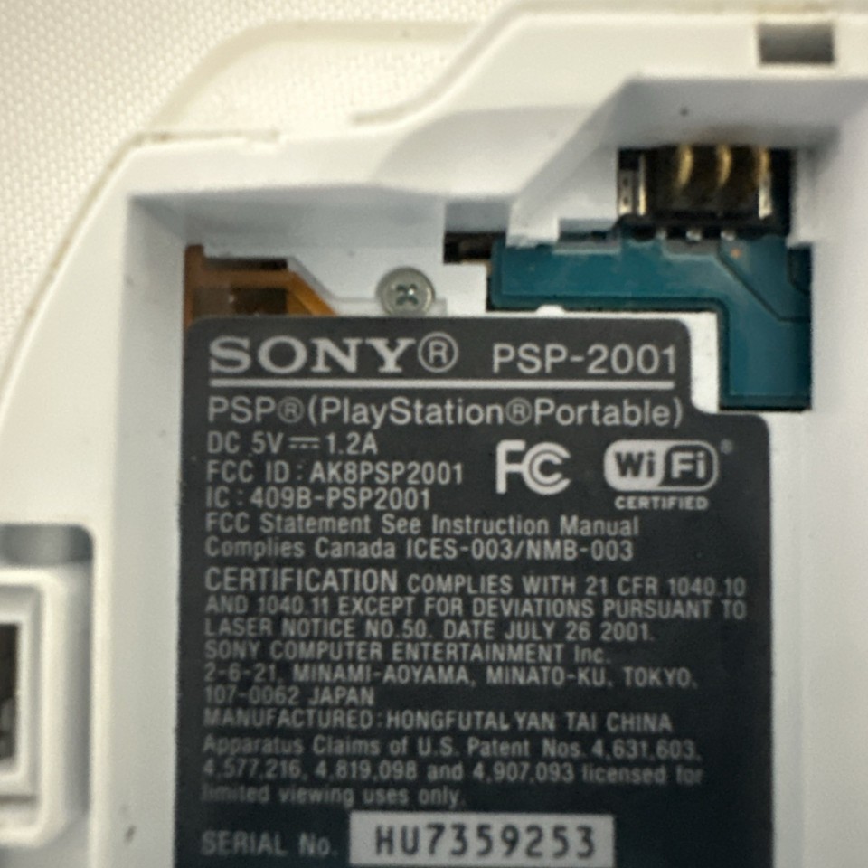 Sony PSP 2001 Handheld Console System White Works Great!! no battery or ...