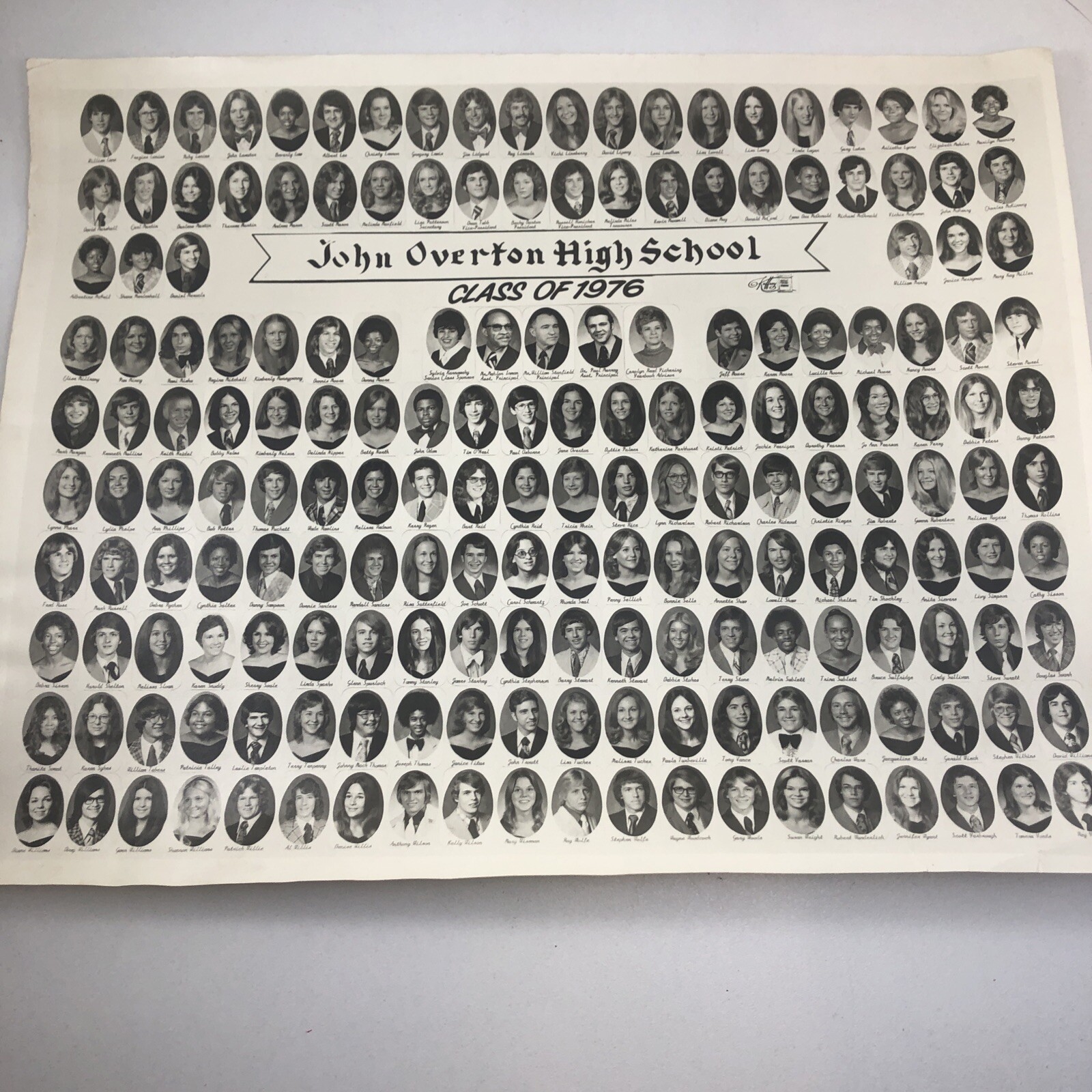 1976 JOHN OVERTON HIGH SCHOOL NASHVILLE TENNESSEE Senior Class Picture ...