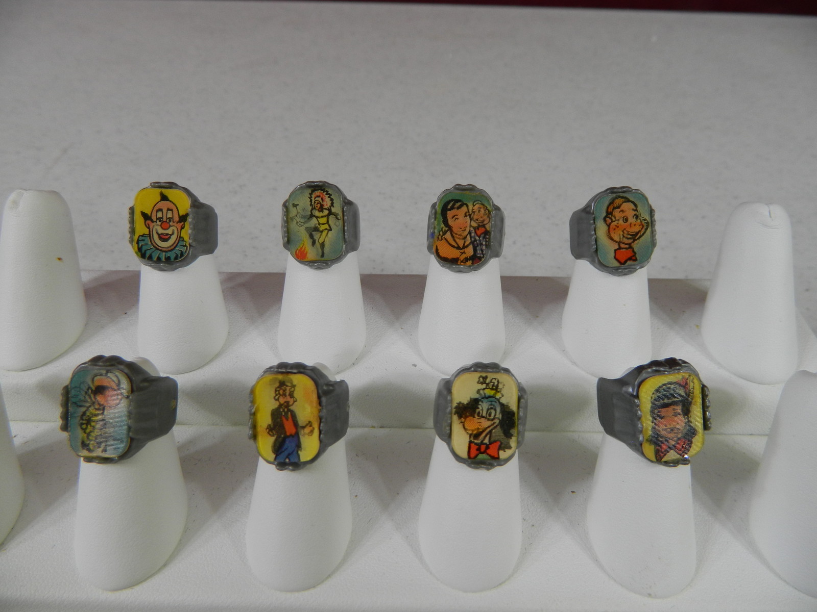 1 Set of 8 Nabisco 1950s Howdy Doody Flicker Rings | eBay