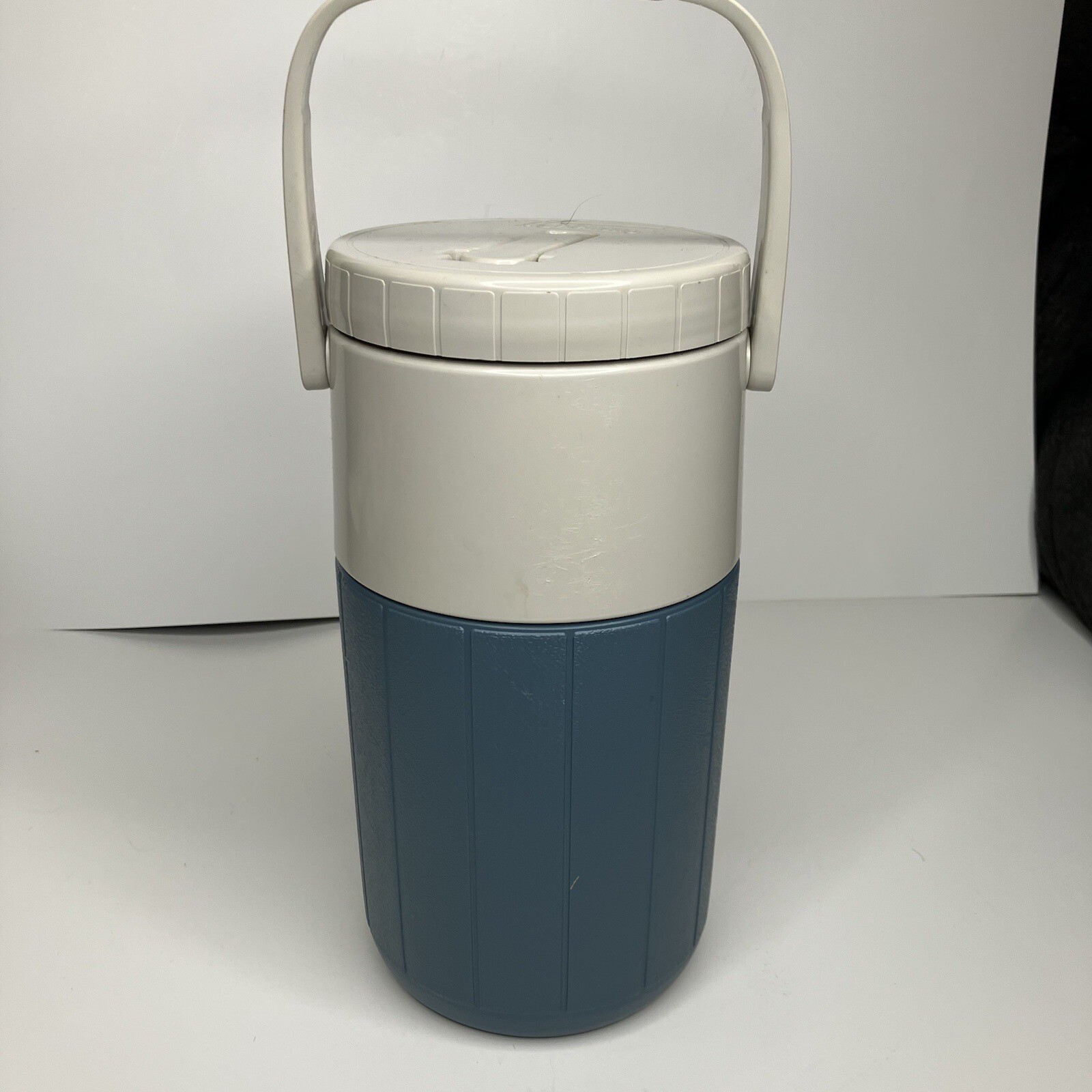 1987 COLEMAN PolyLite Water Jug Cooler Slate Blue 1/2 Gallon Model 5590 ...
