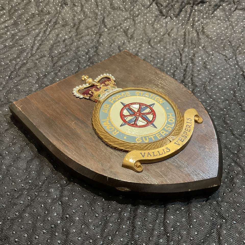 Vintage Royal Air Force STATION GUTERSLOH Mess Wall Plaque/Shield-Hand ...
