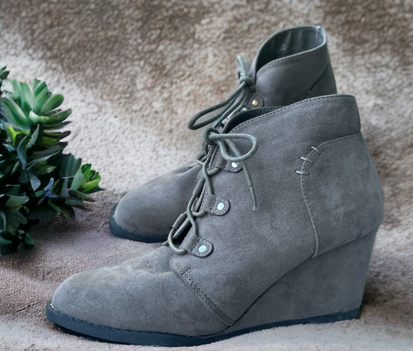 Rampage womens Grey Suede Wedge Ankle Boots Size 7.5 lace | eBay