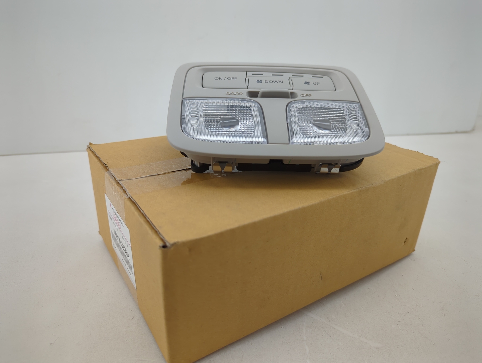New OEM Mitsubishi Console Map Light Pajero 2015-2022 Montero Sport ...