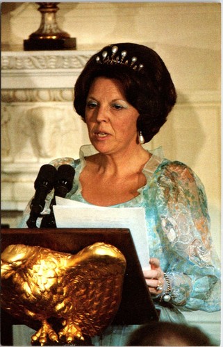 Queen Beatrix Netherlands Portrait Postcard B16 | eBay