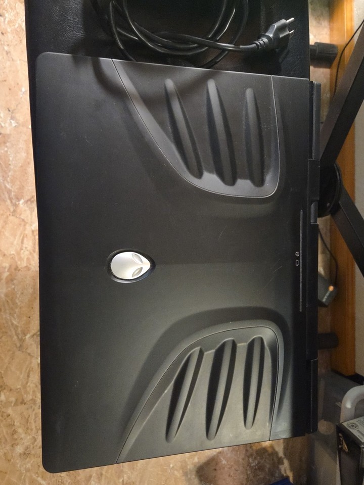 Vintage Alienware Area-51 m9750 - NVidia 8700 GT - 4GB RAM - Windows ...
