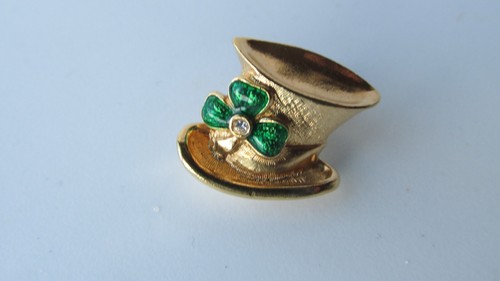 VINTAGE SIGNED AVON GREEN SHAMROCK ON GOLDTONE HAT TIE TACK PIN | eBay
