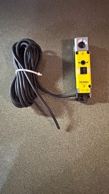 Keyence GS-71PC Safety Door Guard Interlock Switch, Power-to-Lock ...