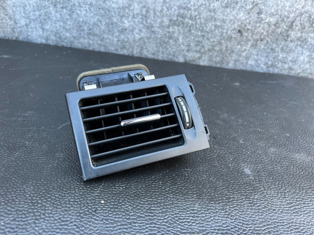 Fresh Air Grille Left MERCEDES C-klasse W204 A2048300754 for sale ...