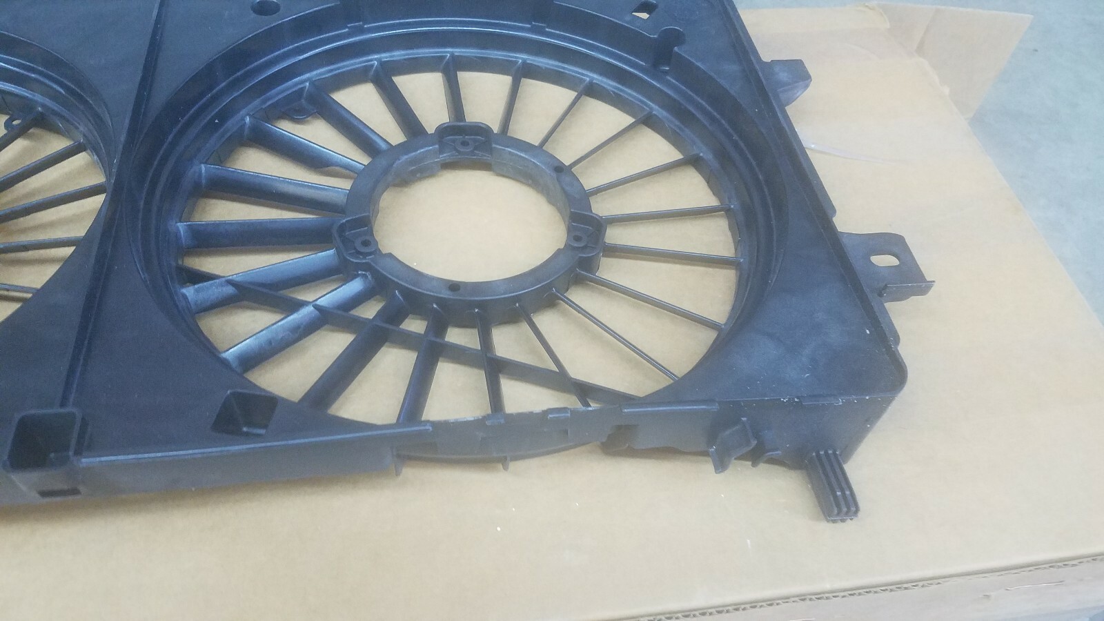 Genuine GM OEM Fan Shroud 89018697 Monte carlo Impala Grand prix ...