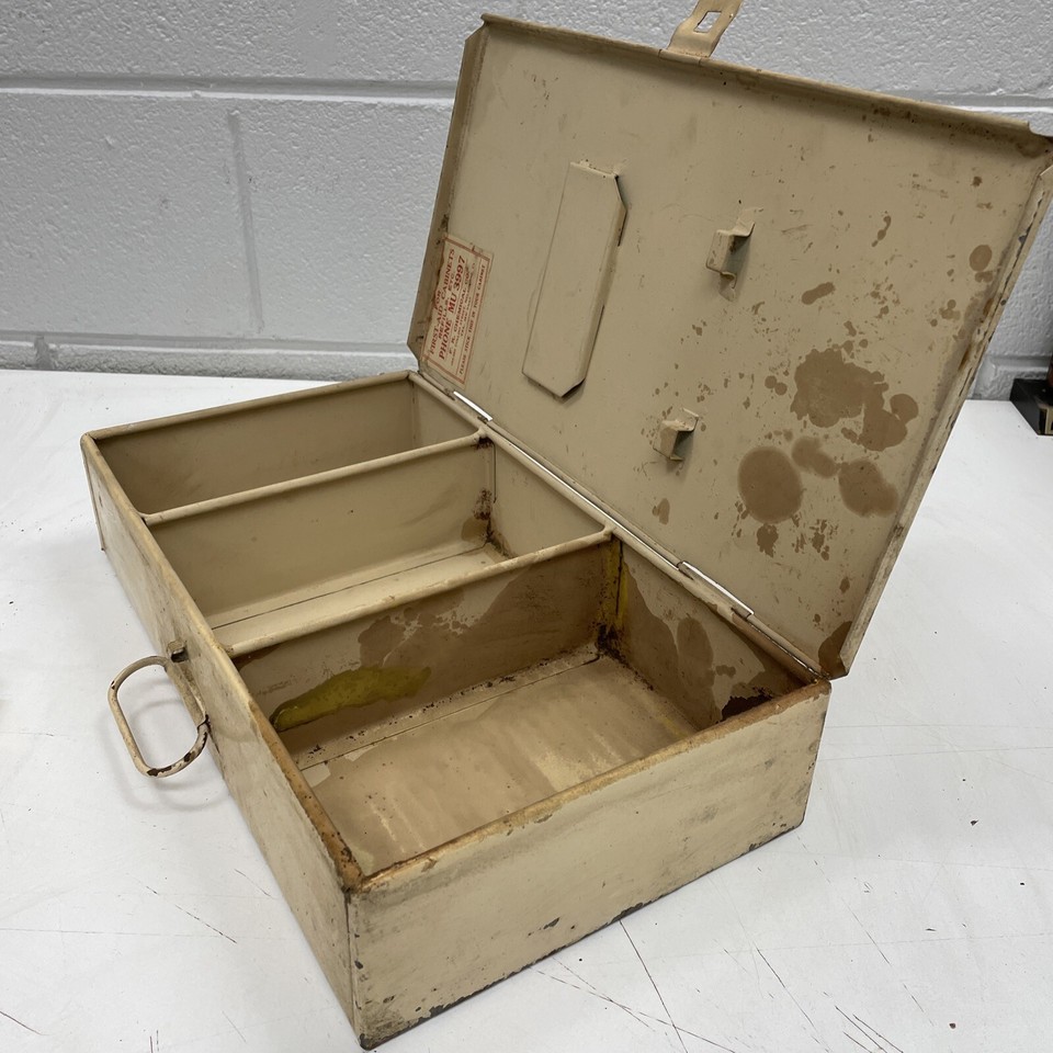 ORIGINAL VINTAGE First Aid Case Kit Medical FKCC Tin Hospital WW1 WW2 ...
