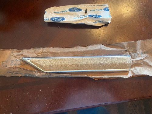 NOS 1976 Ford Pinto Fender Quarter Molding Trim D6FZ-6229076-AU White ...