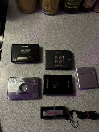 VINTAGE SONY WALKMAN Lot of 4 & 1 Mini Disc parts/repair | eBay