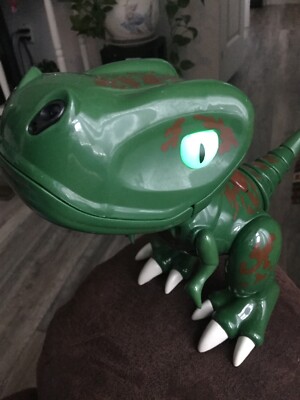 Green Zoomer Chomplingz Interactive Dinosaur T-rex Dino with Lights and ...