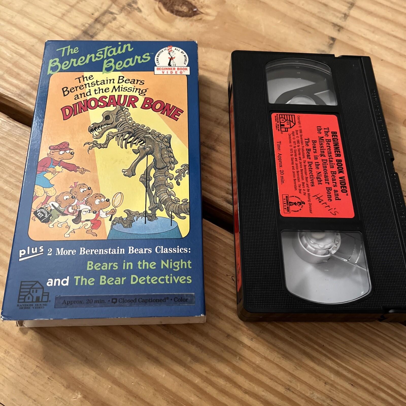 THE BERENSTAIN BEARS AND MISSING DINOSAUR BONE 1990 Blue Box Red Label ...